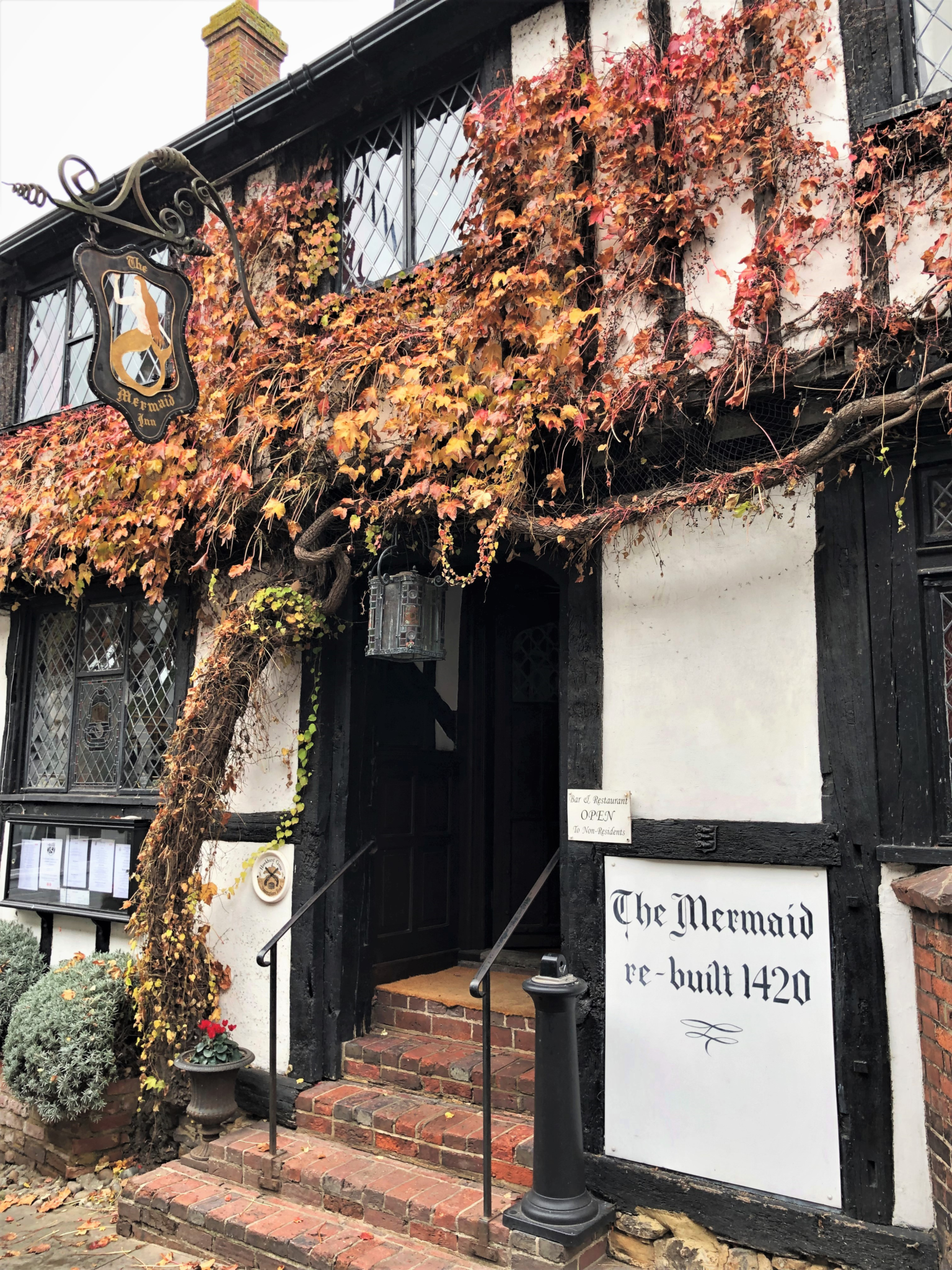 The Most Haunted Hotel In The UK: Ghost Stories From The Mermaid Inn ...