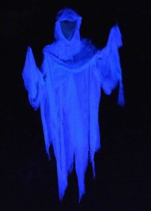 35+ Super Creepy DIY Halloween Decorations To Make This Year - Glory of ...