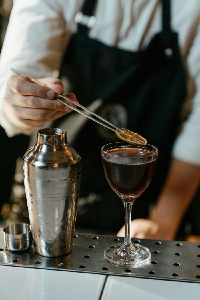 Bartending Abroad: The Best Countries To Work And Earn As A Bartender ...