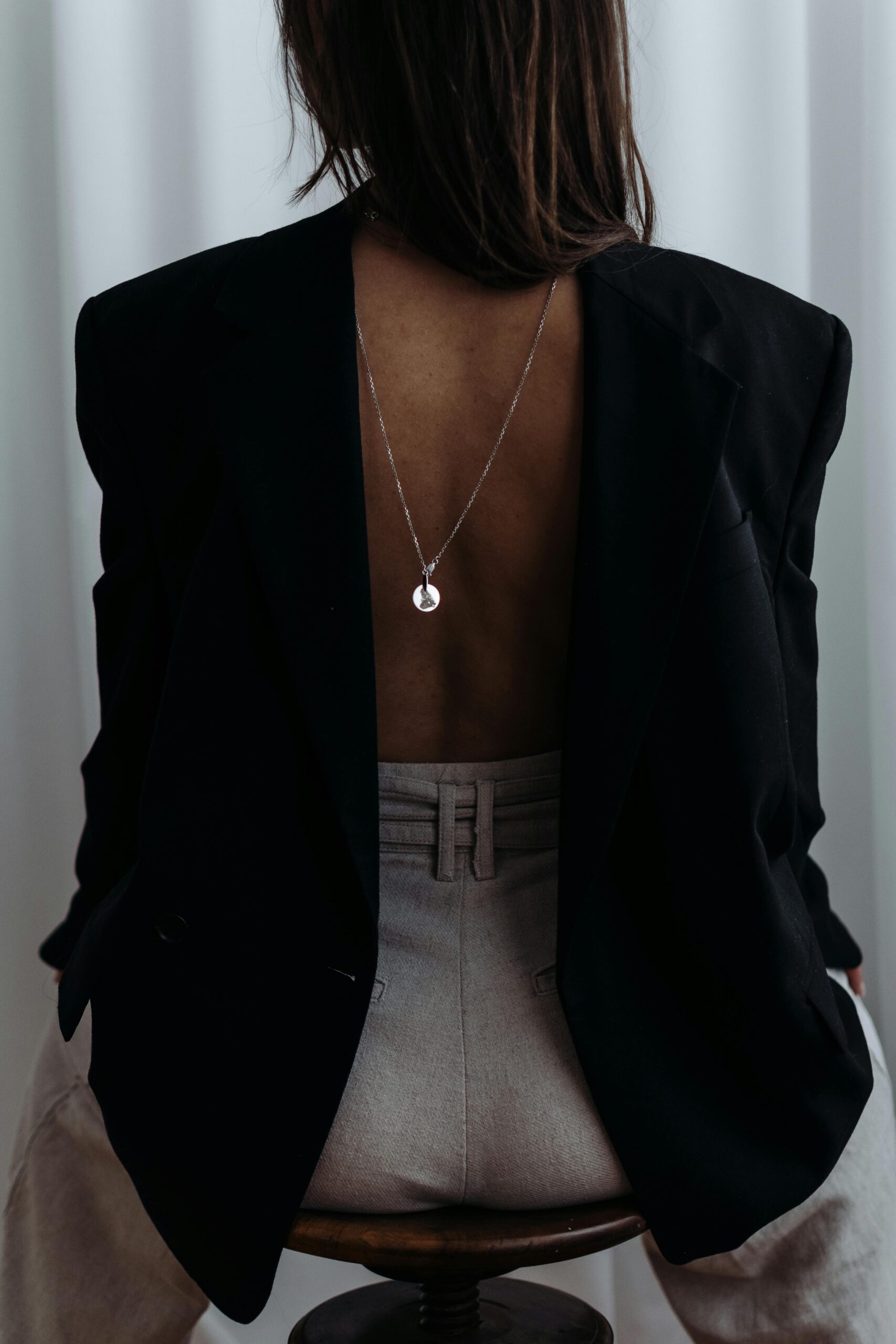 How To Wear Jewelry Differently: 5 Creative Styling Ideas To Try ...